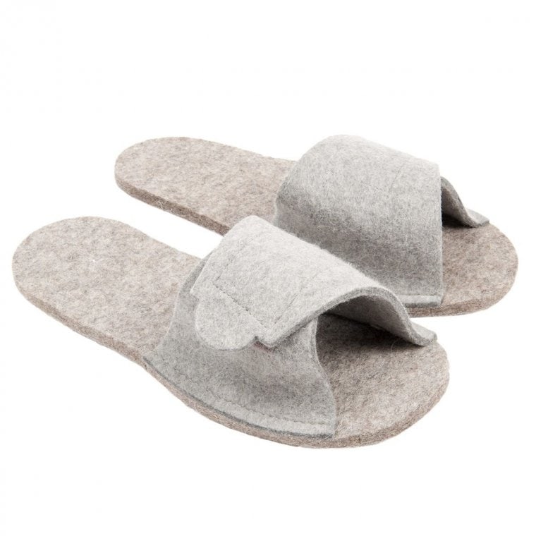 Customizable museum slipper made from wool felt