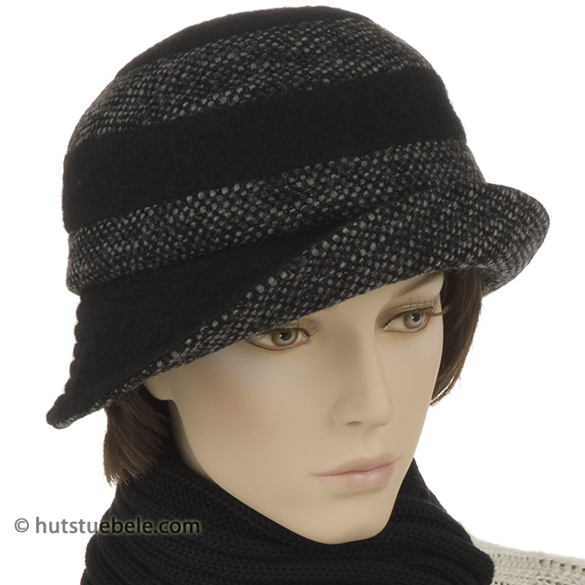 Cloche in fancy two-tone look