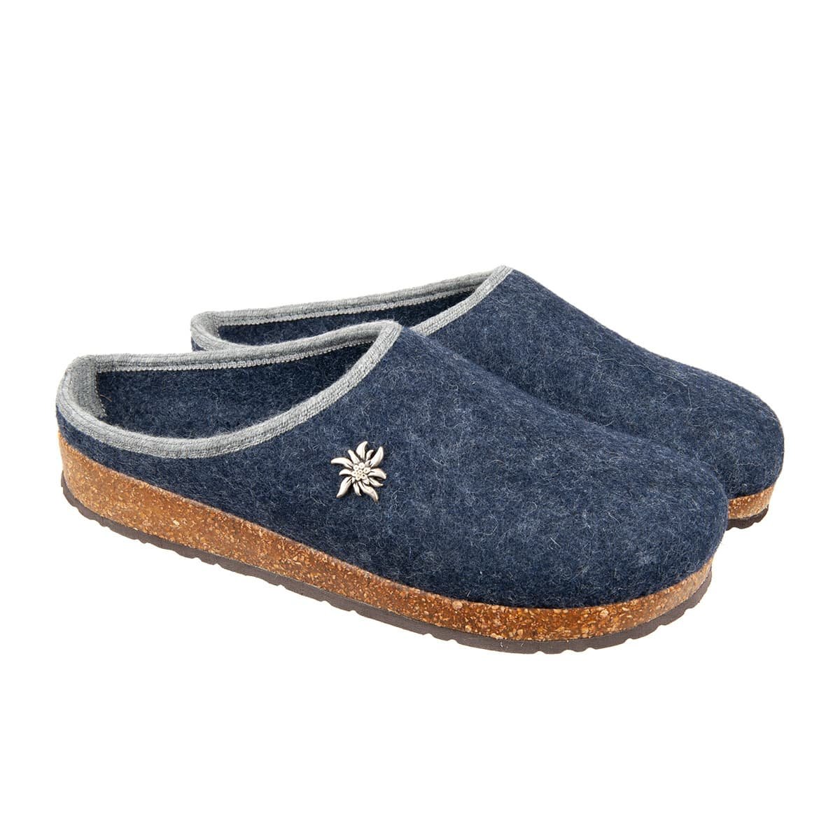 Men's felt slippers made of wool