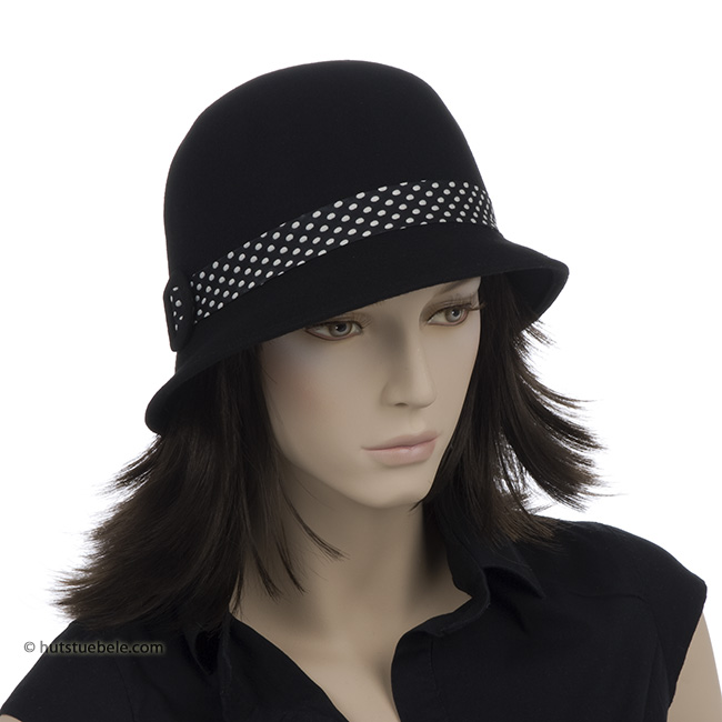 cloche out of wool felt for woman