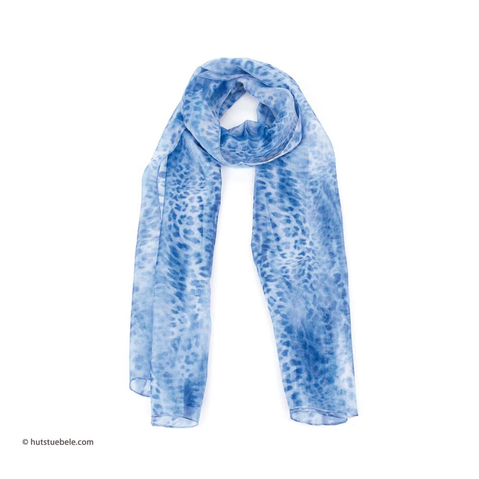 Leichter Damenschal mit gekonnt dezenter Musterung